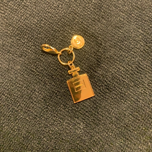 CHANEL | Other | Chanel Bottle Logo 223 Limited Edition Golden Charm ...